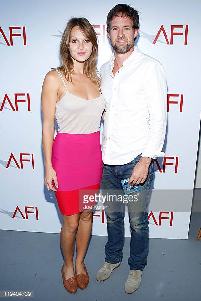 Is Beau Garrett Married To Her Actor Boyfriend Or Still Dating